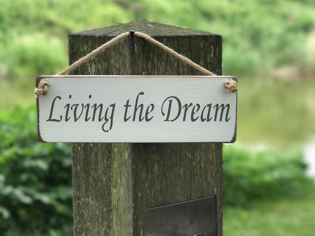 Austin Sloan Living The Dream Wooden Sign | IndalOcio